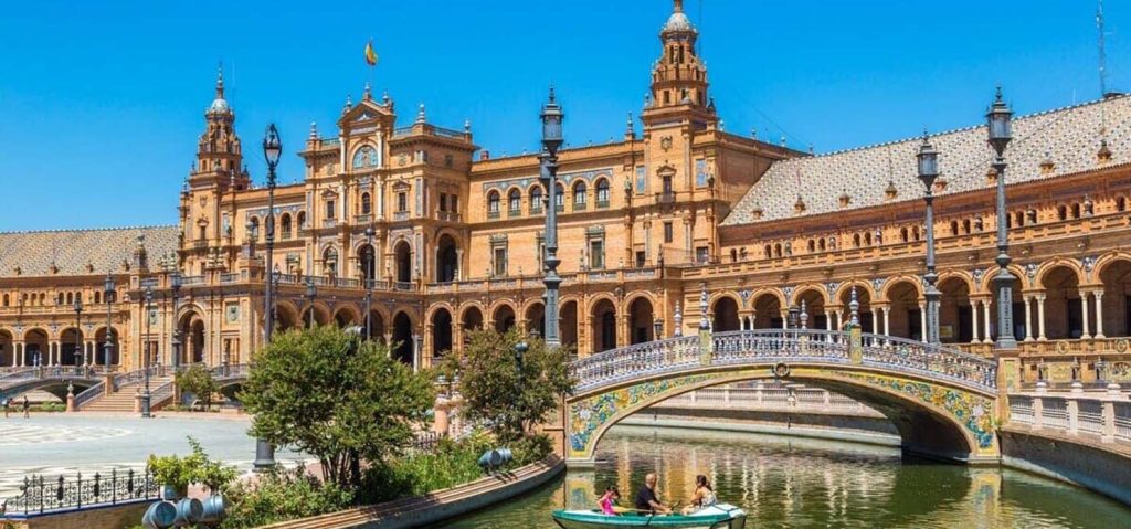 Essential Tips for Your First Trip to Seville – Famous Buildings