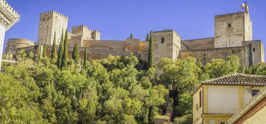 Discovering Granada: The City’s Must-See Landmarks – Famous Buildings